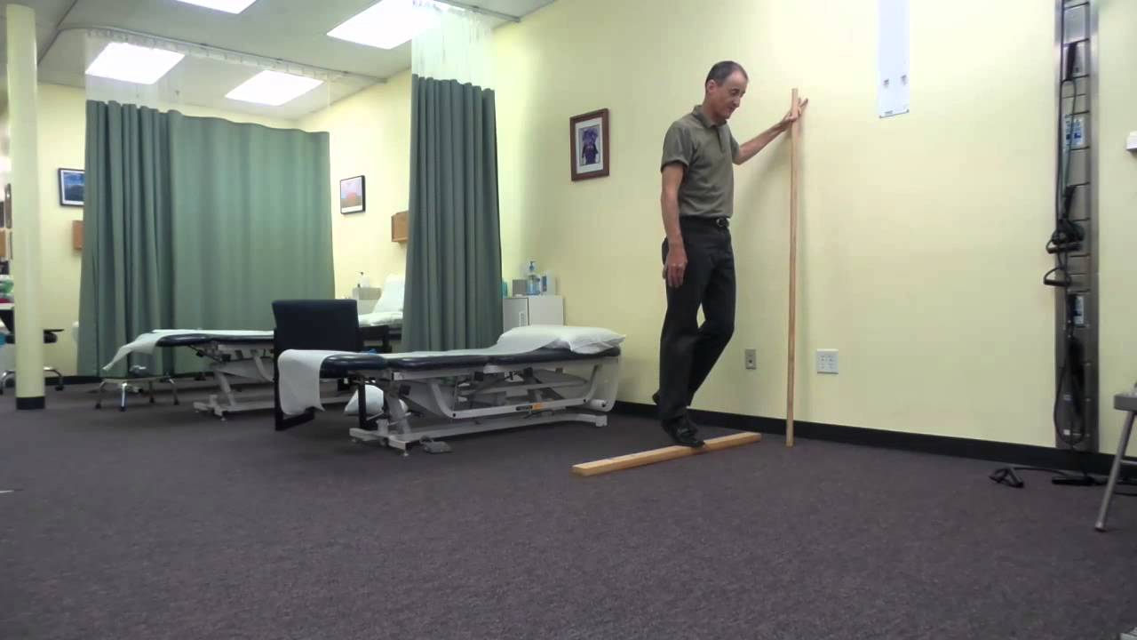 Eccentric loading achilles tendon - YouTube