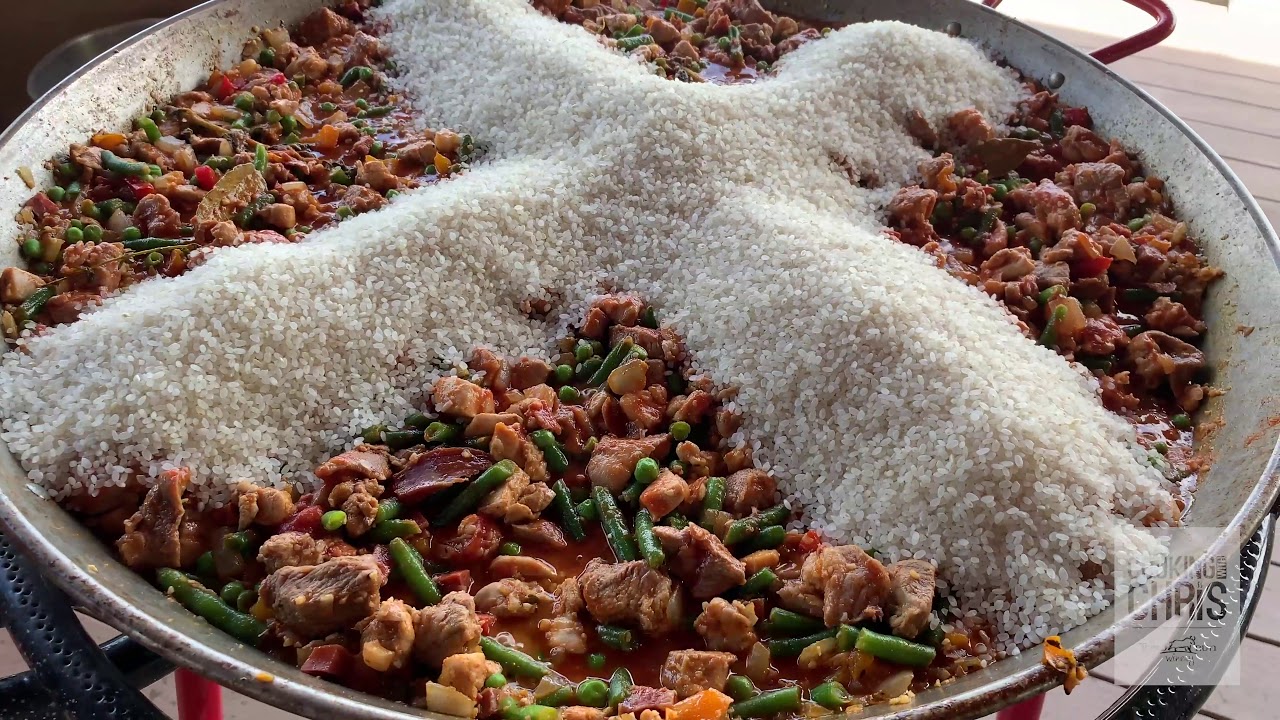 Cooking with Chris Ep1 - Spanish Paella with Chris from Toro Run Winery ...