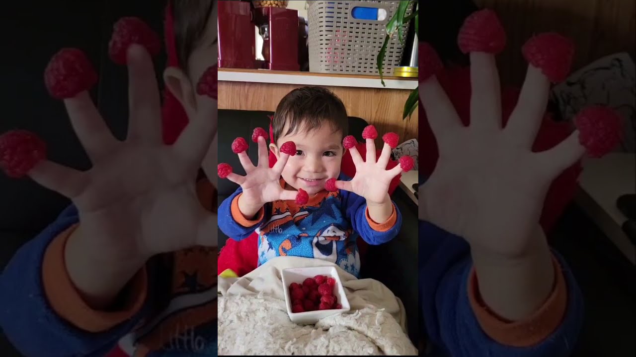 How to Eat Raspberries #shorts - YouTube