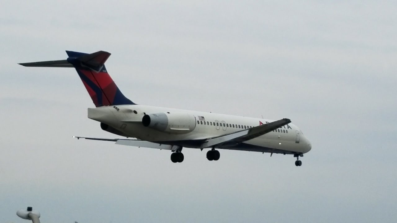 Aircraft Spotting at Planeview Park - Queens New York - S3E56 - YouTube
