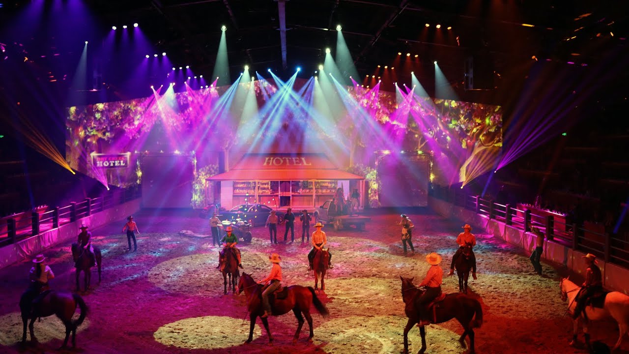 Australian Outback Spectacular - YouTube