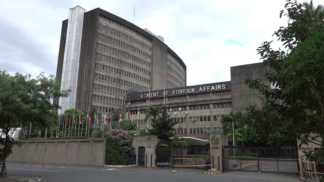 File footage - DFA (Roxas Boulevard, Pasay; 12-31-2017) HD - YouTube