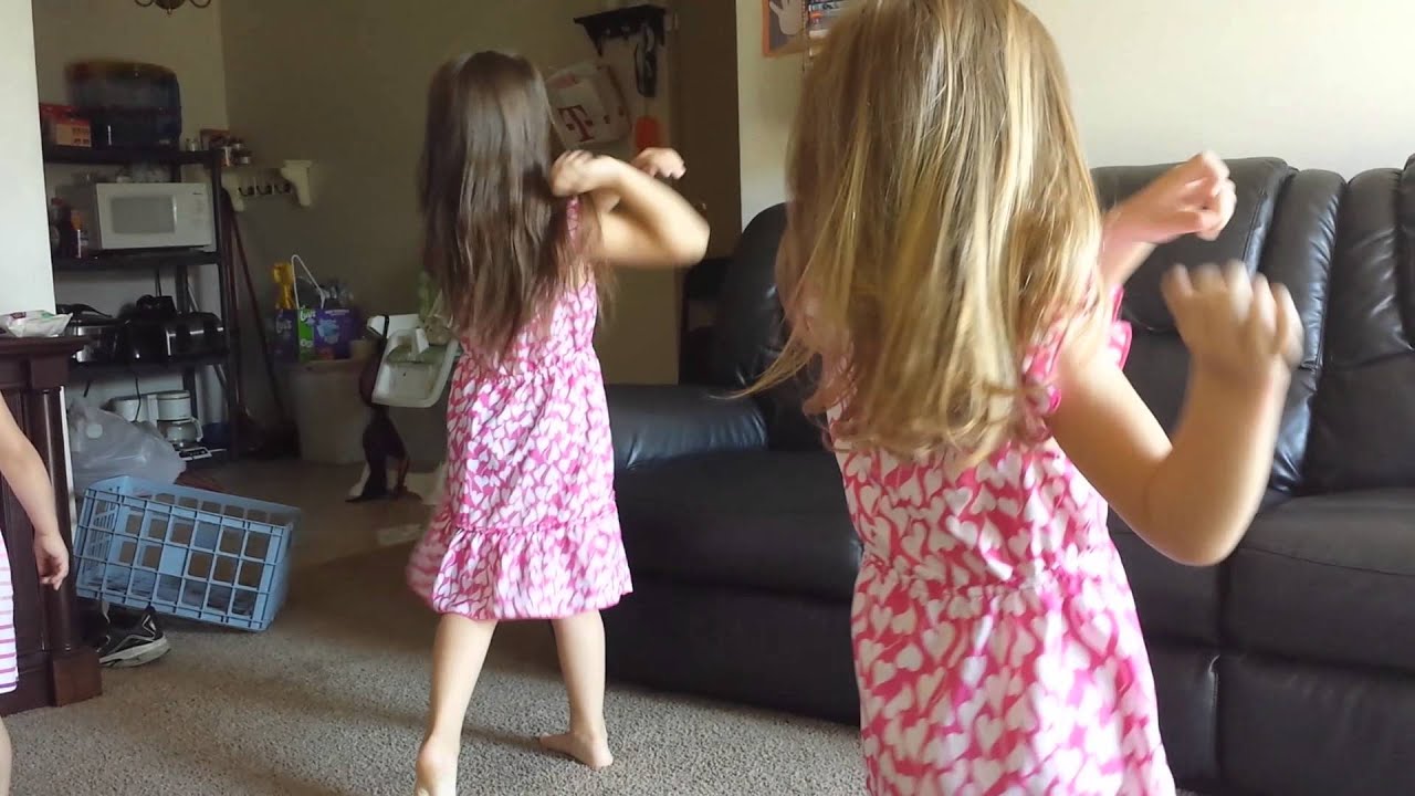 Beautiful grls dance 2 "Let it go" - YouTube