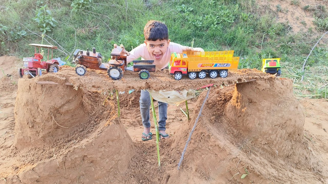 Dillu ne bnaya etna bda beerije | tractor JCB truck toy video |dillu ...