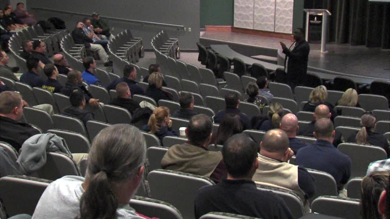 Gang violence addressed in Tulsa - YouTube