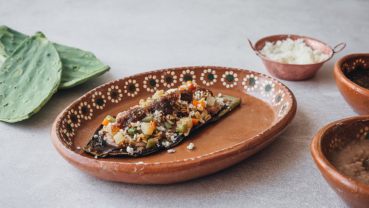 Huarache de Nopal y Picadillo de Avena - YouTube