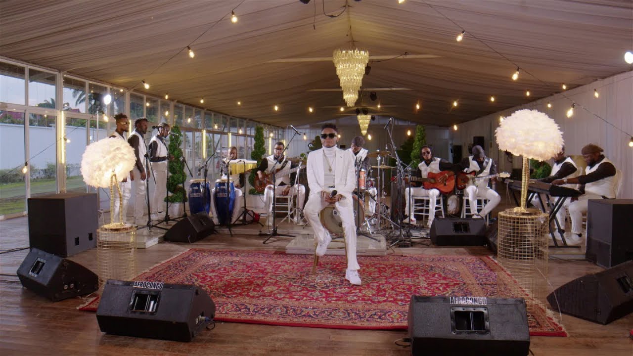 Innoss'B - Réponds Moi - AFROCONGO PLANET Live - YouTube