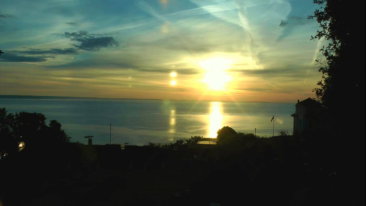 The easy conquered English sky - YouTube