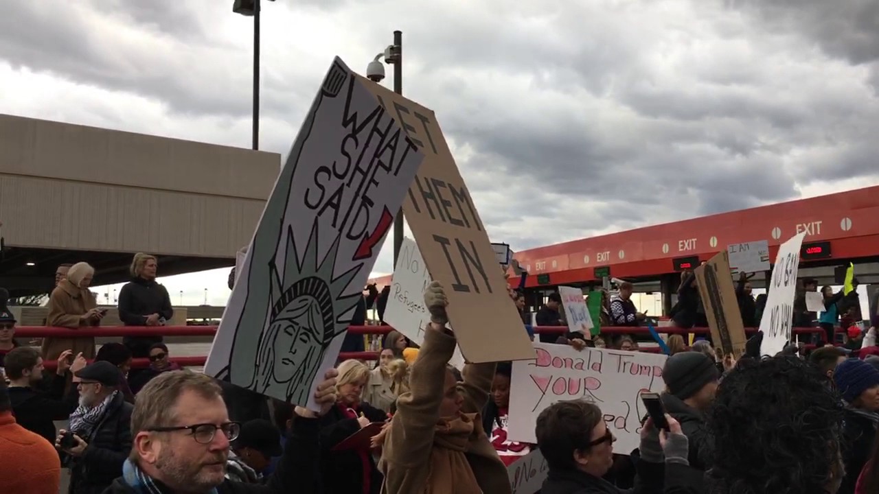 Atlanta Airport Pro-Immigration Protest - YouTube