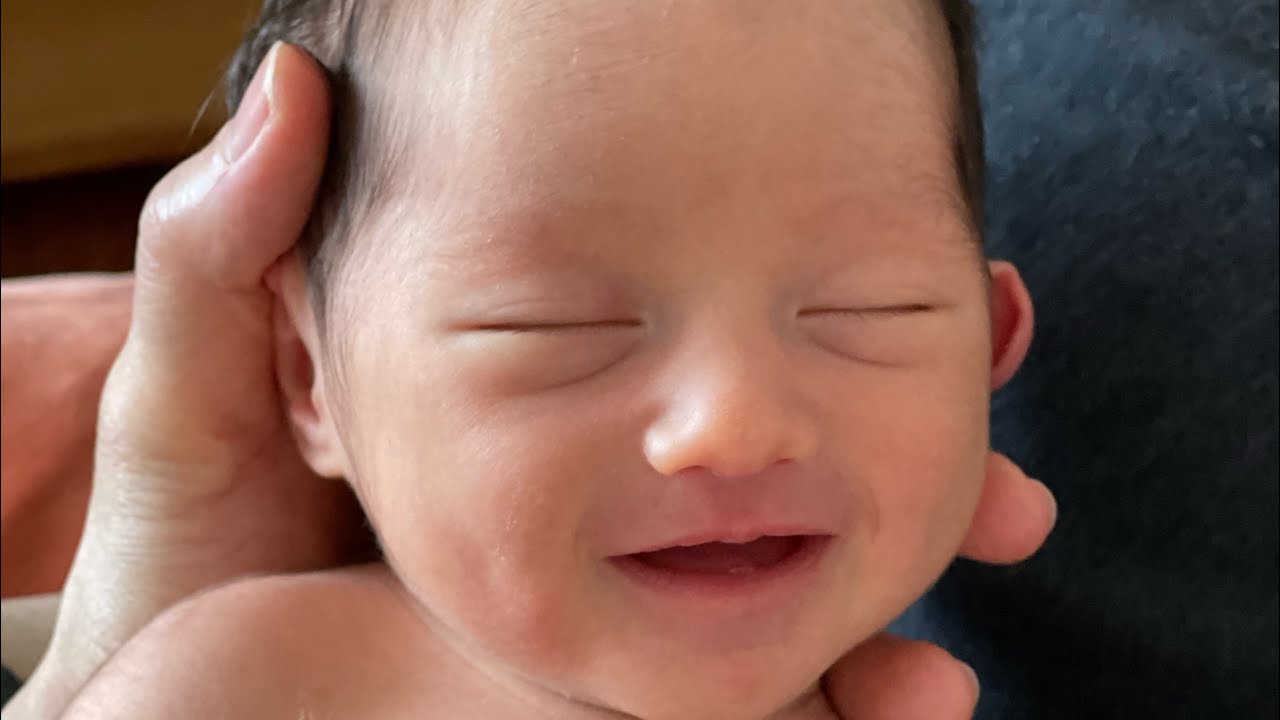 Newborn Reflexes | Make You Smile - YouTube