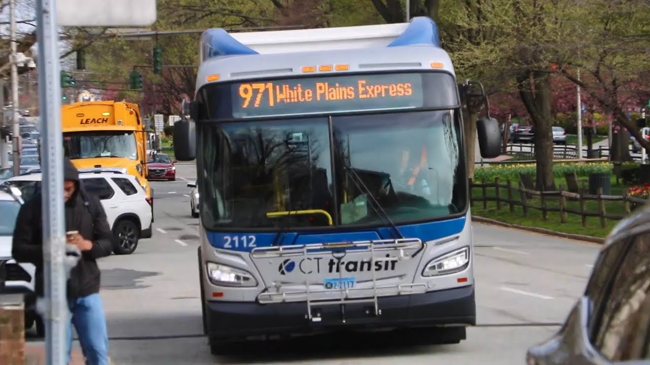 CT Transit: 2021 New Flyer XE40 NG #2112 on the 971 at Martin Luther ...