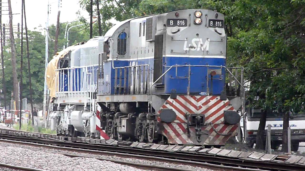 ¡EMD GT-22 A923 IMPECABLE por Ramos Mejía! 25-11-11 - YouTube