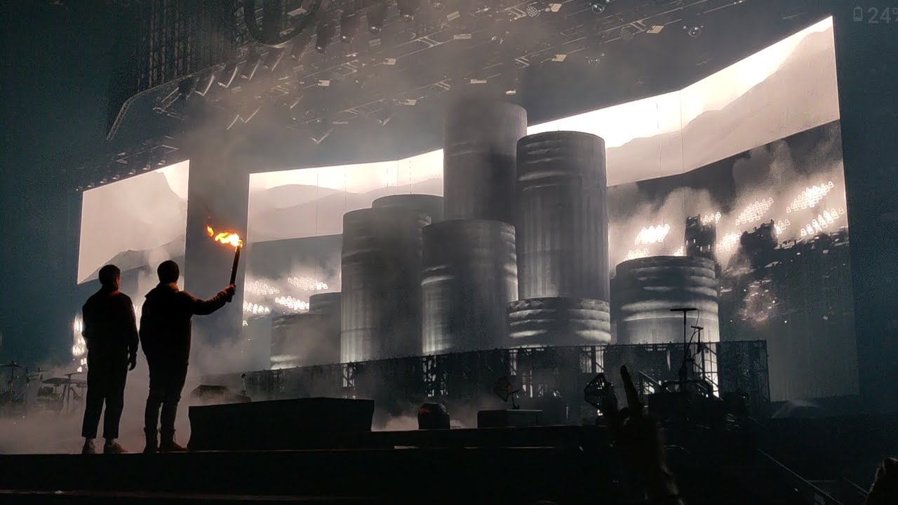 twenty one pilots - The Clancy World Tour // Amsterdam Ziggo Dome FULL ...