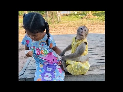 A Little Shally Loves Hugging younger Sister Theany - YouTube