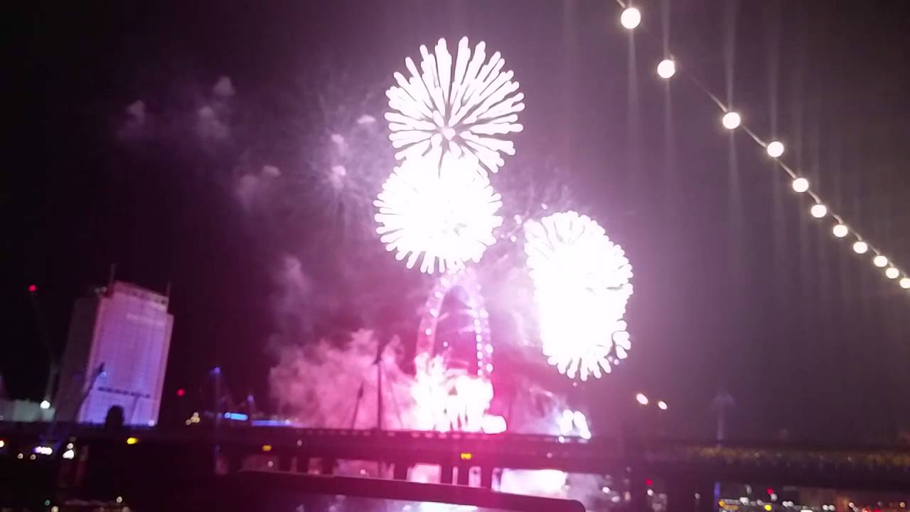 London Fireworks 2015 - 16. Red Zone - YouTube