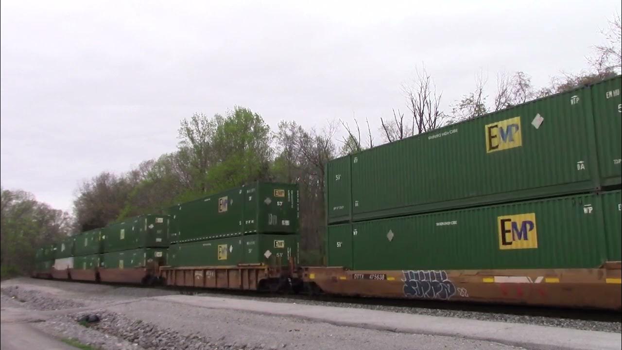 NS #4398 leads NS 29F through Burnside, KY - YouTube