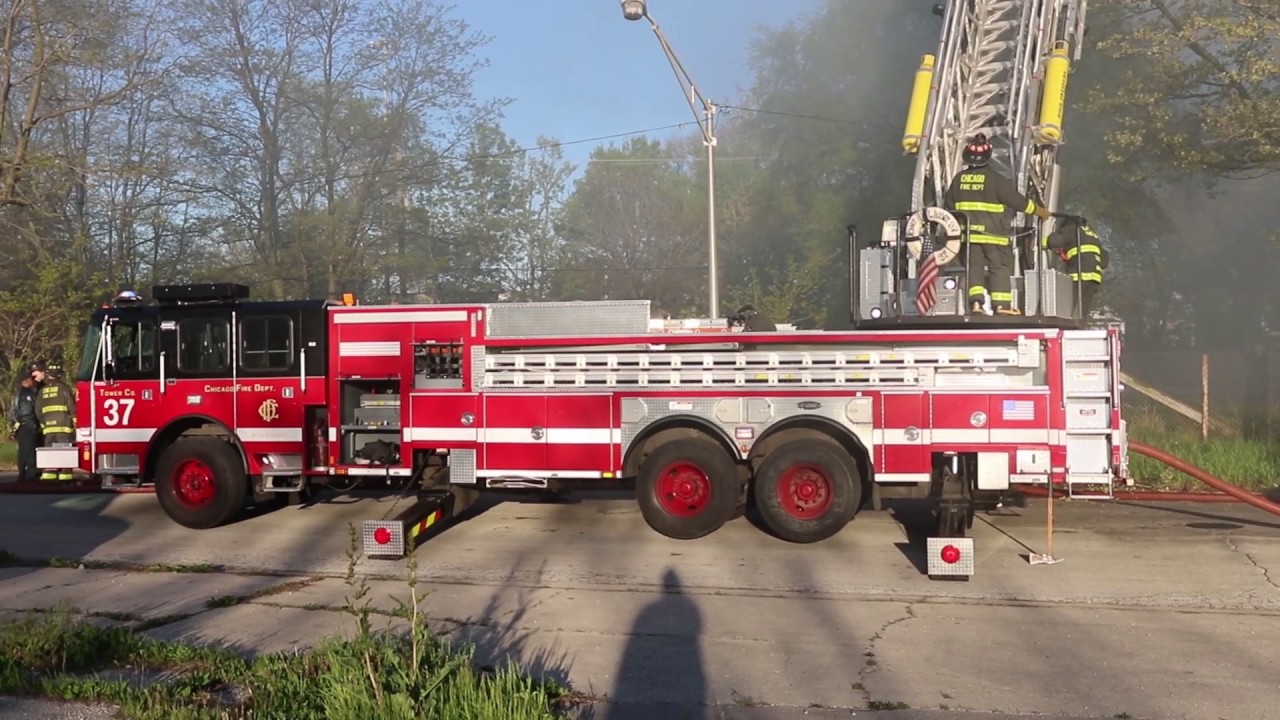 Chicago Fire Department Still & Box Alarm - YouTube
