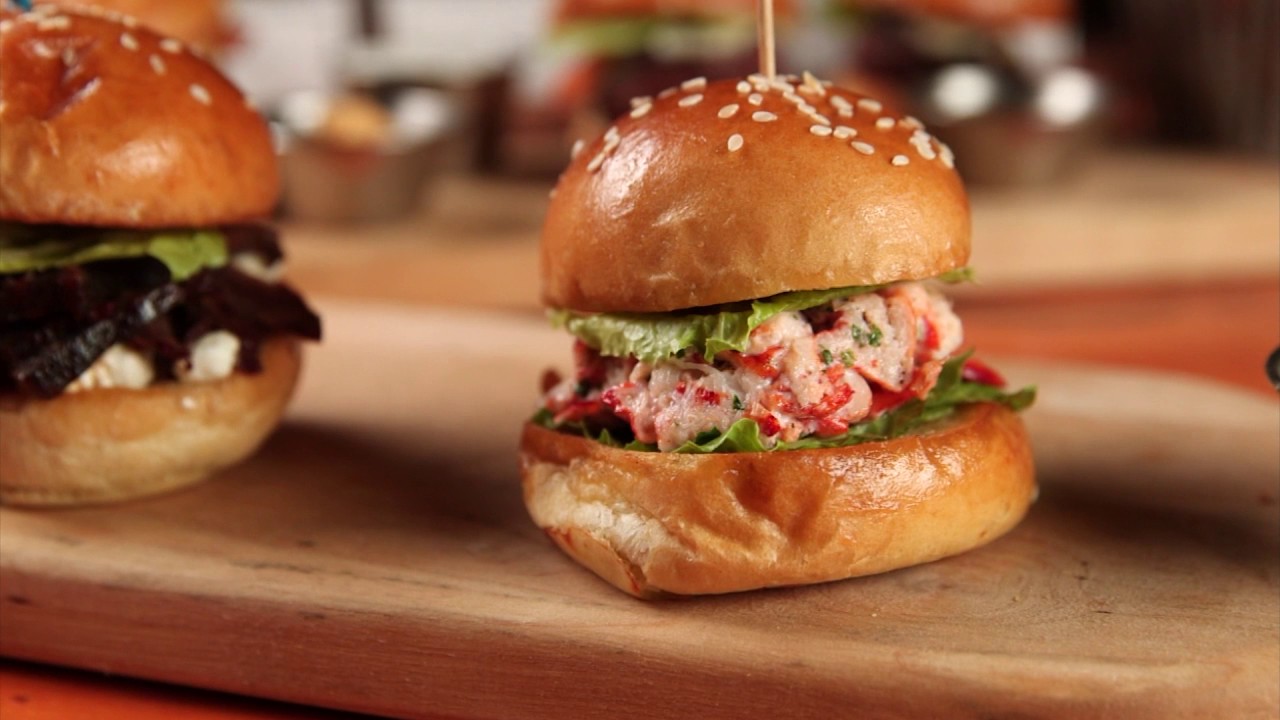 Rick's Food & Spirits - Kingston, NH (Phantom Gourmet) - YouTube