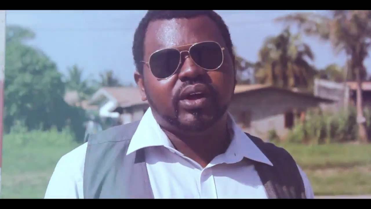 Daniel Lobe - Il faut Louer Jésus [Clip Officiel] - YouTube