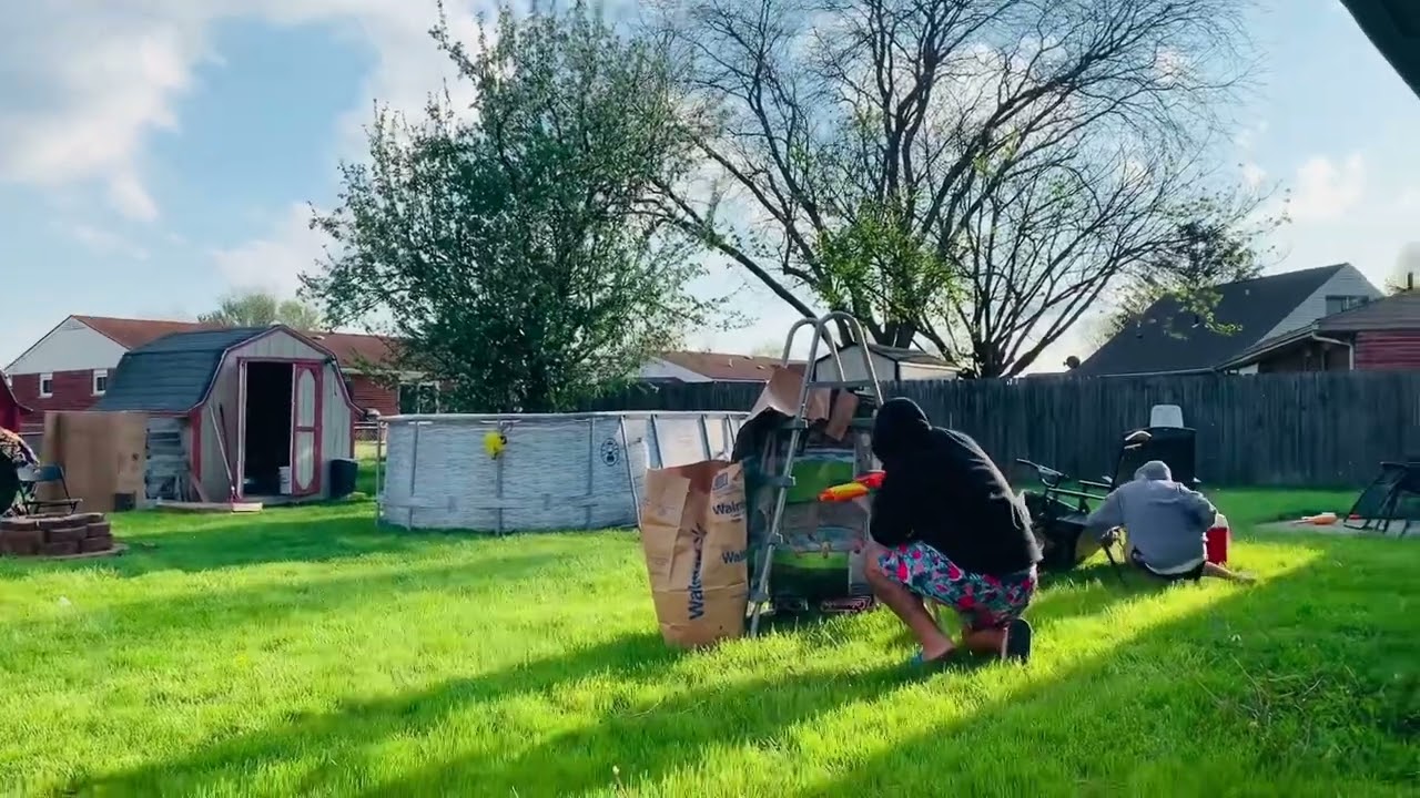 GEL BLASTER-HYDRO PULSAR PRO vs LIGHTNING BLASTER PRO-LED - YouTube