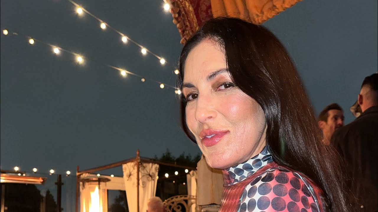 Plavka singing Corcovado - YouTube