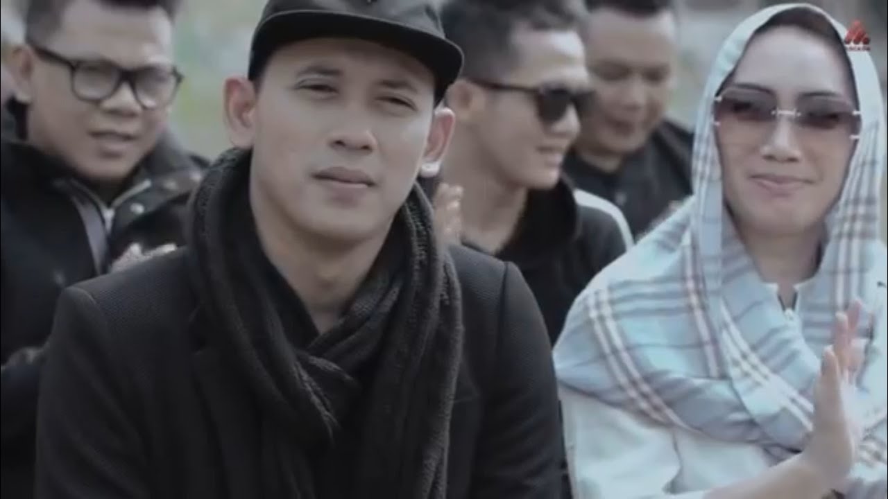 Dirga Dadali band di saat patah hati video klip - YouTube