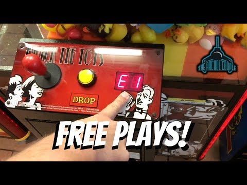 We Found A BROKEN Claw Machine & Won FREE Plays! - YouTube