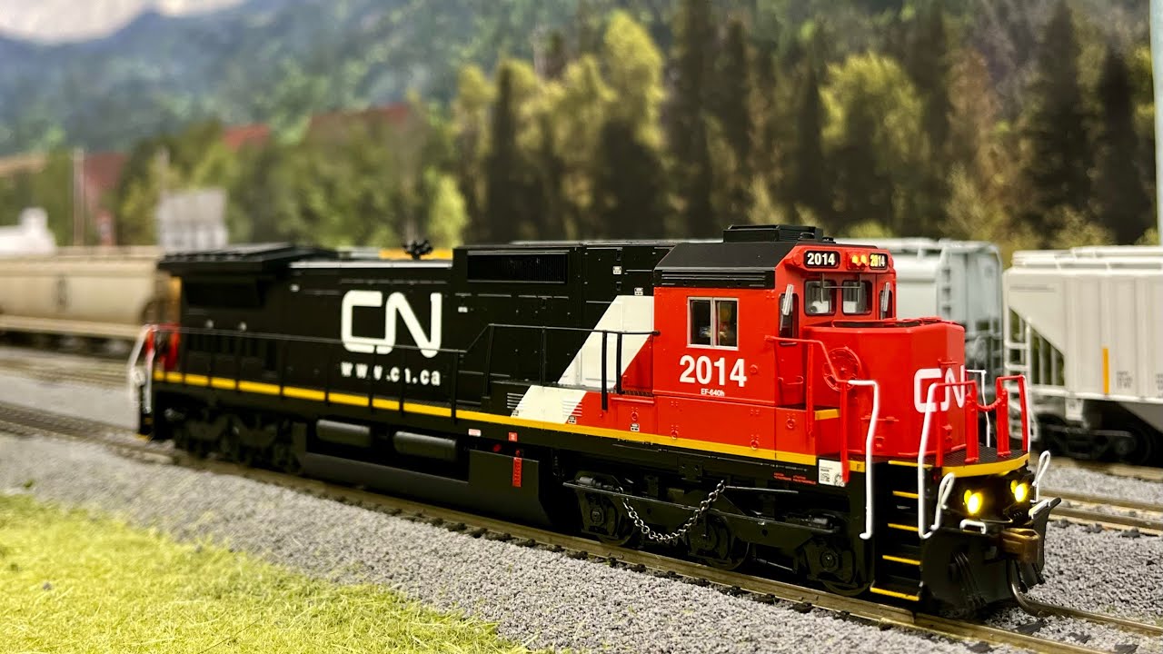 Product Review: Atlas Dash 8-40C! Now with ditchlights! - YouTube