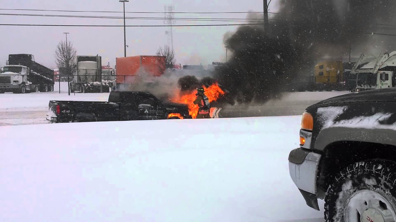snowplow on fire - YouTube