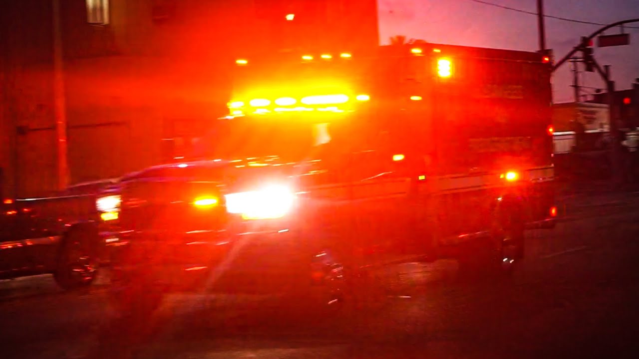 (New Rescue) LAFD Rescue 14 & Engine 12 Responding - YouTube