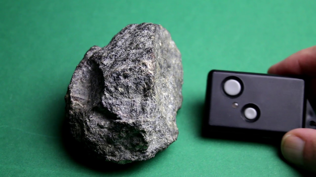 Keychain Geiger Counter - YouTube