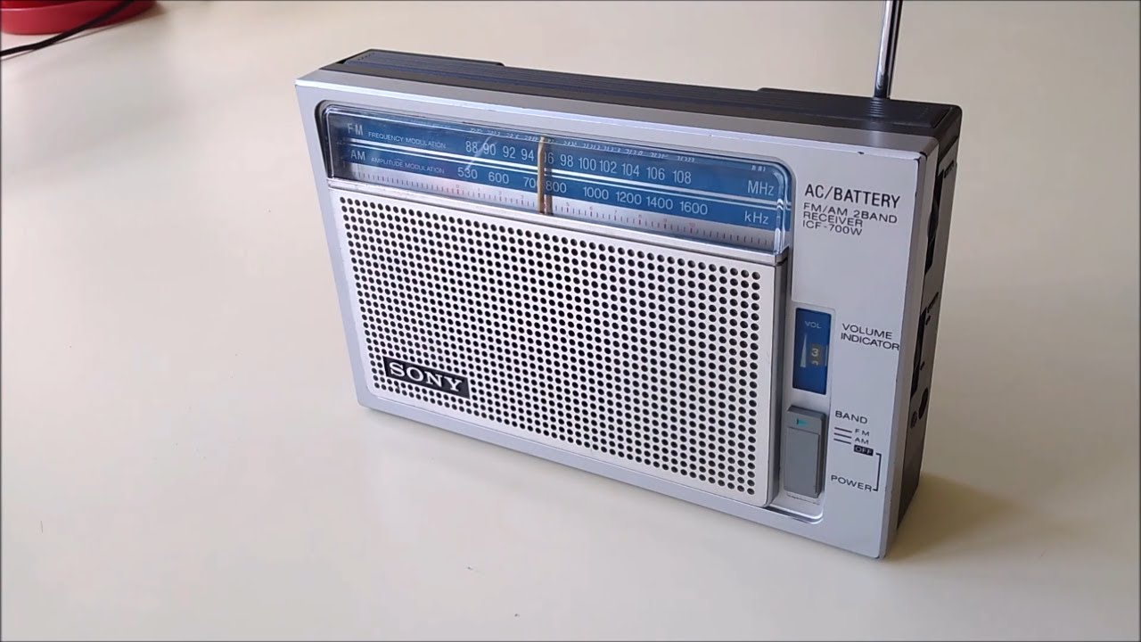 SONY ICF - 700W AM/FM PORTABLE RADIO (1980) - YouTube