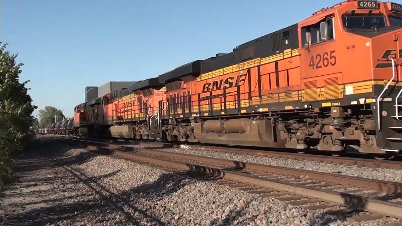 BNSF #4265 Leads BNSF H-GALBAR. Olathe, KS 9/30/23 - YouTube