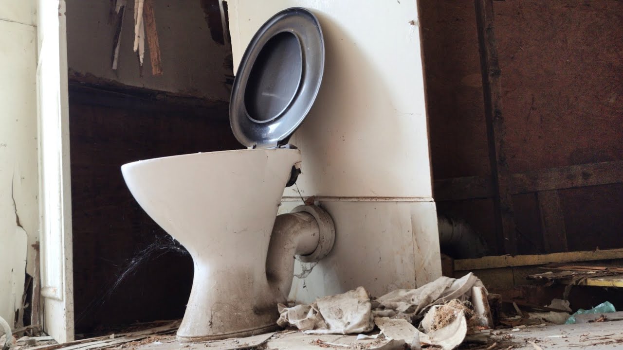 Smash Fowler Ware Toilet At Abandoned House - YouTube