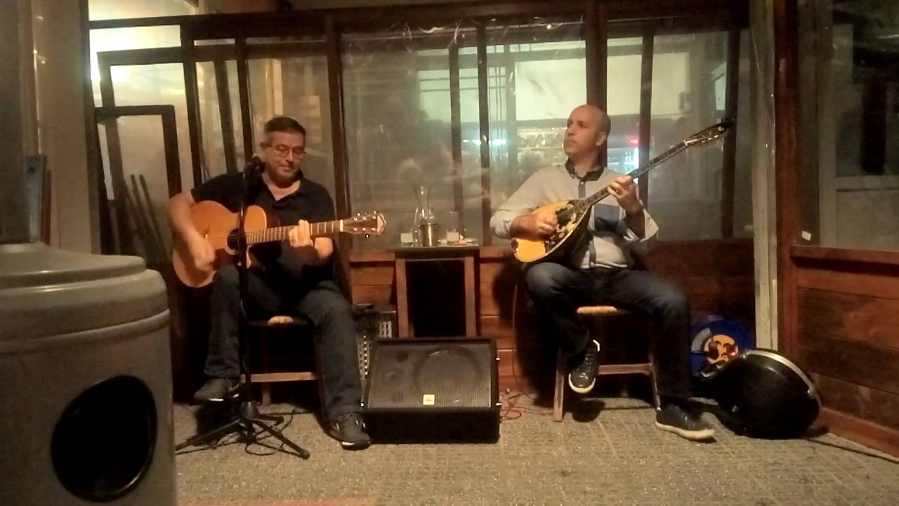 Μεσ' τον πρασινο τον μυλο Σακης - Γιαννης - YouTube