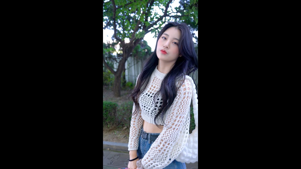 [4K] 바람만 불면 화보 유세빈(Yu Se-bin)치어리더 출근길 - YouTube