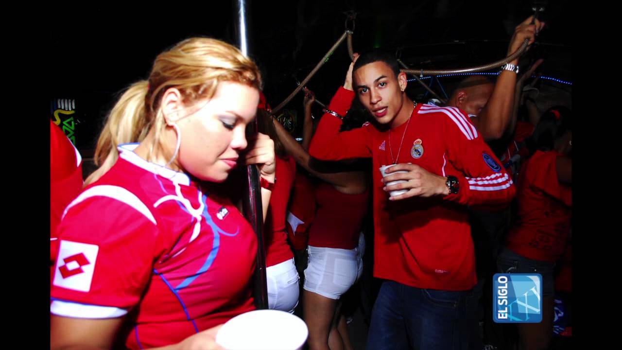 Chiva Parrandera de El Siglo - YouTube