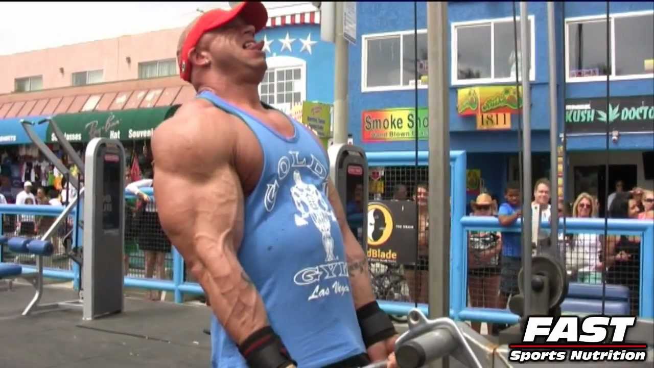 IFBB Pro Jari "Bull" Mentula @ Muscle Beach 2011 - YouTube