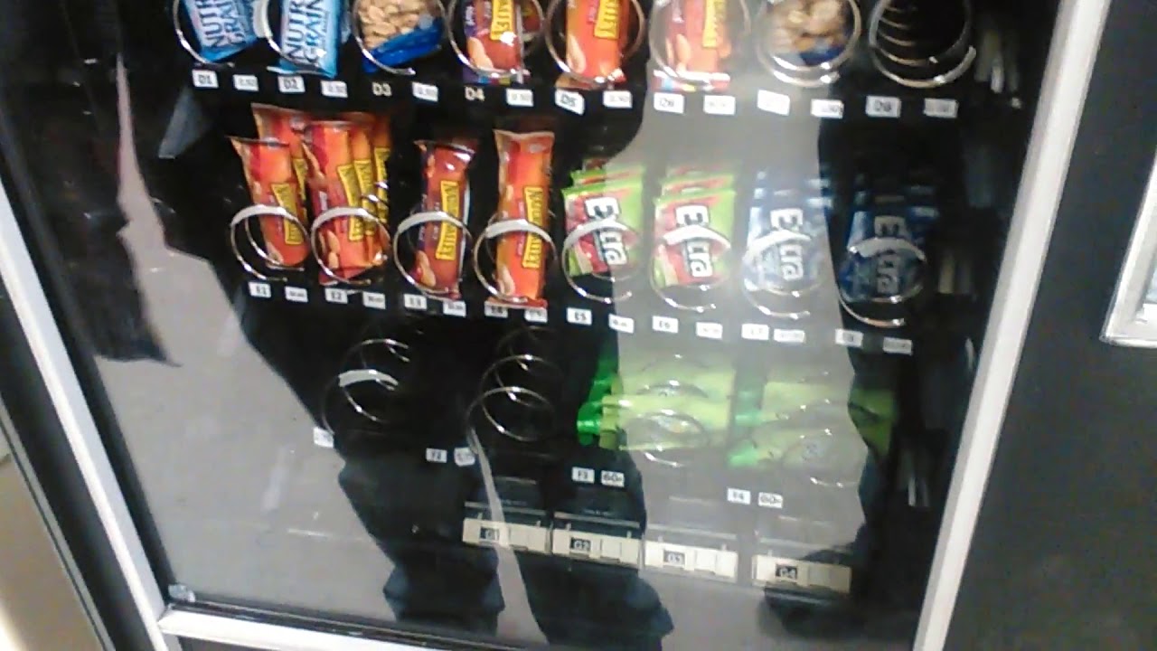 Vending machine fail *I lost a lot of money* - YouTube