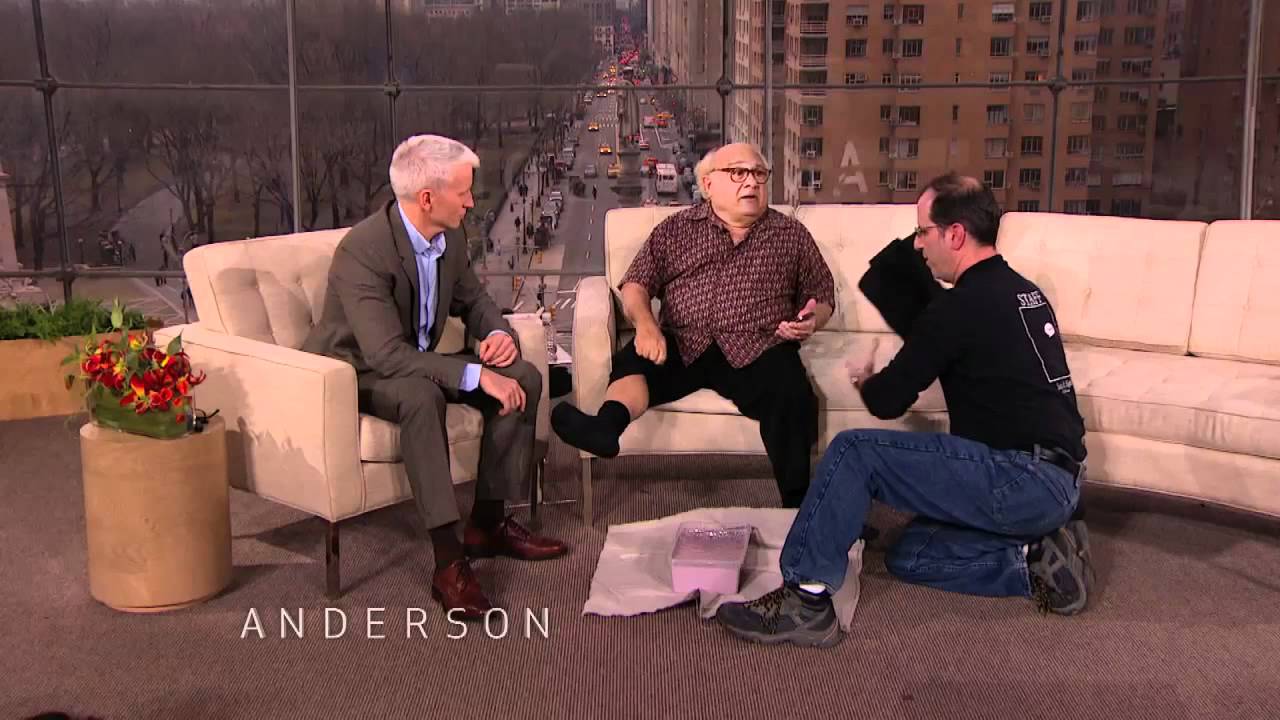 Immortalizing Danny DeVito's Troll Foot - YouTube