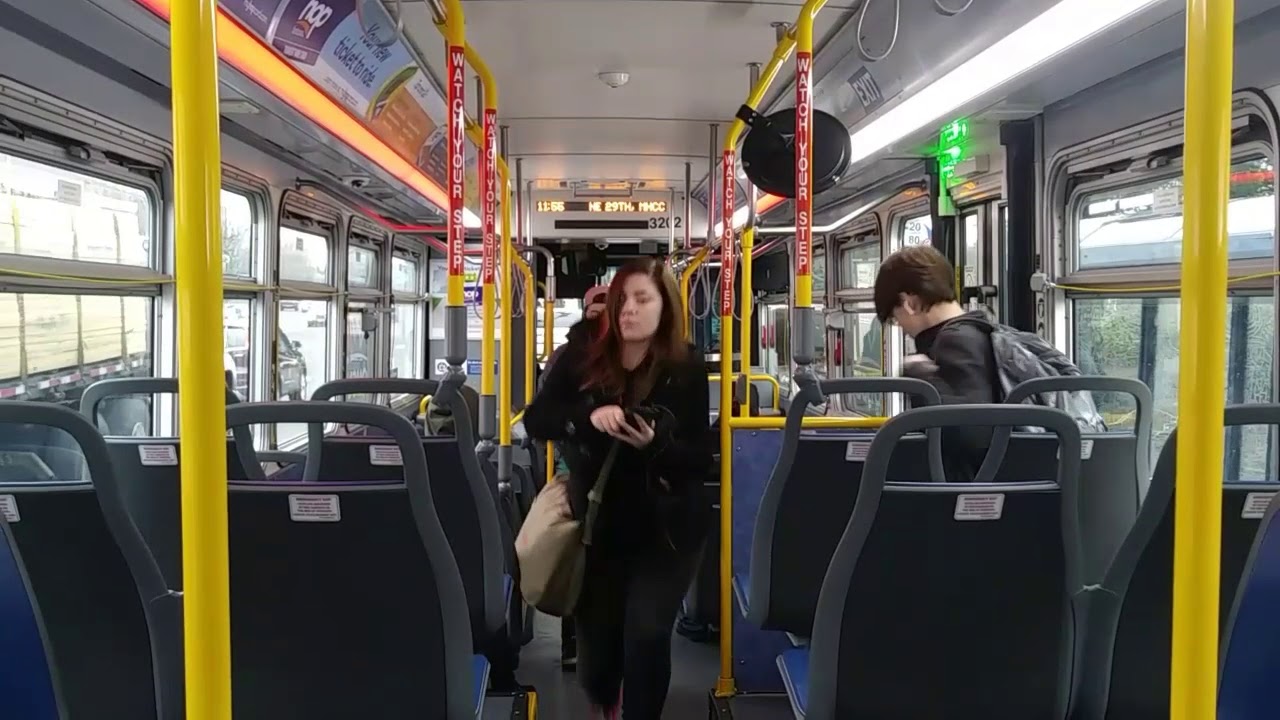 TriMet 2014 Gillig Low Floor BRT #3202 on line 20 - YouTube