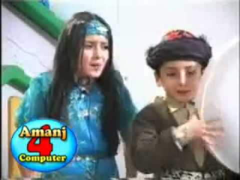 2 Küçük Kürtçe Söylüyor Dinlemeye Deger