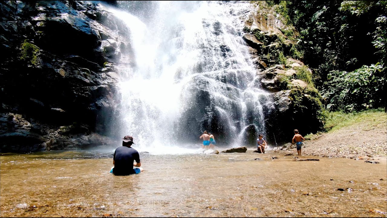Cascada La Poderosa en Zamora - YouTube