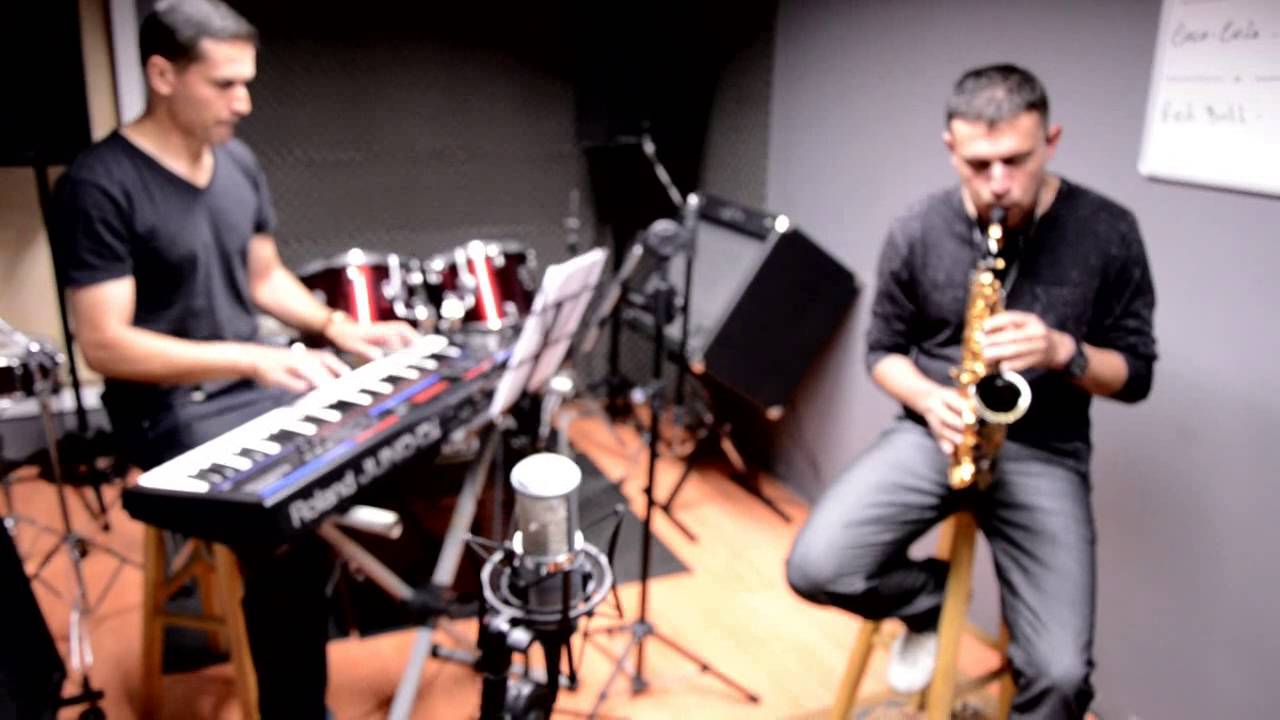 Jackson Delano -- Sax Soprano Curvo Dpow - YouTube