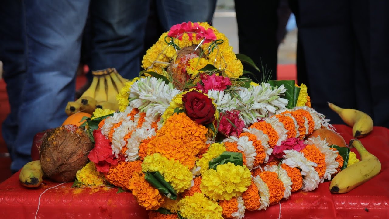 Lalbaugcha Raja Mandap Poojan 2022 - YouTube