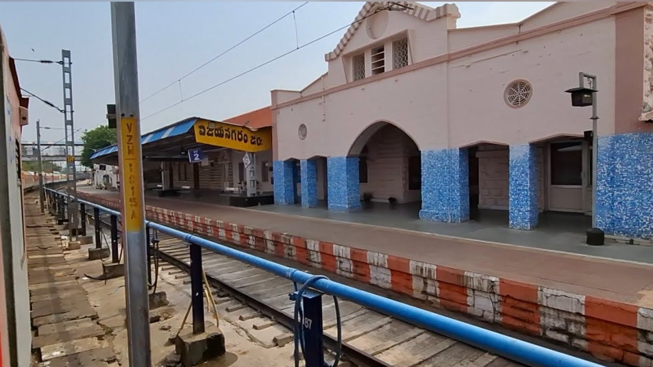 VIZIANAGARAM JUNCTION RAILWAY STATION ON BOARD DEPARTING BBS-SC VISAKHA ...