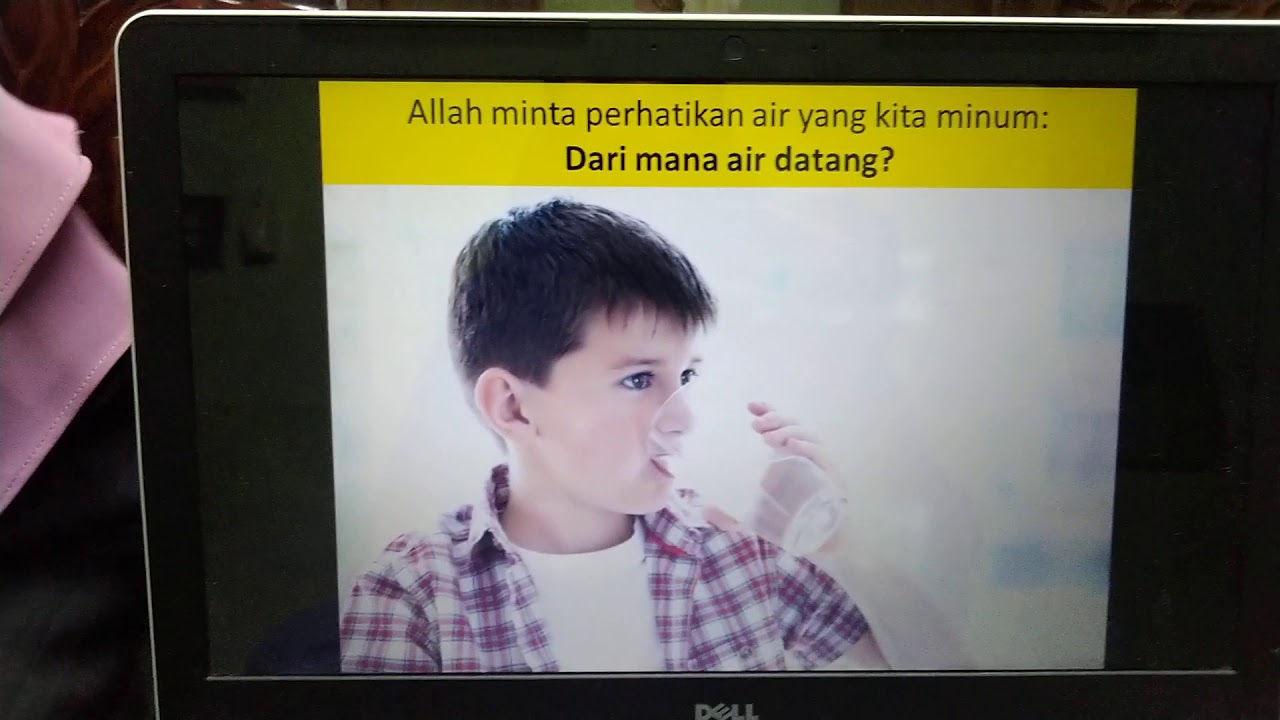 Little 'abd love Al Quran. - YouTube