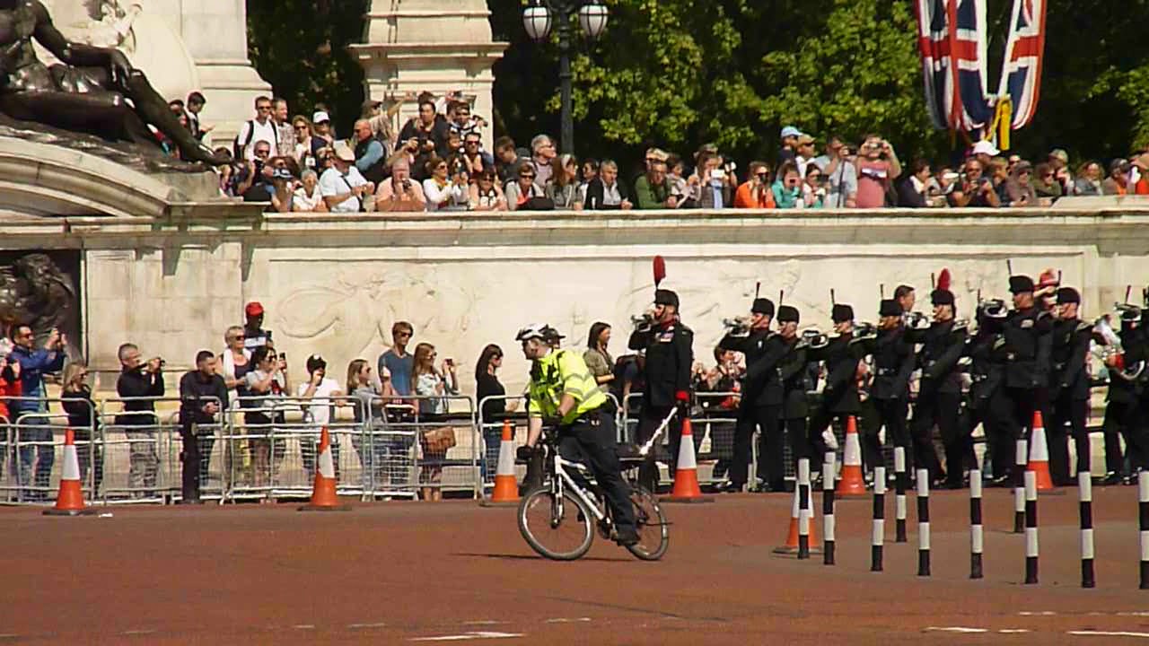 Band and Bugles of The Rifles and 2nd Battalion The Rifles - YouTube