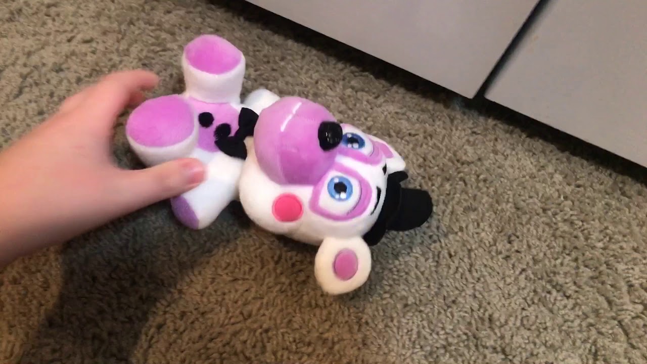 Helpy breaks his Neck while Talking! - YouTube