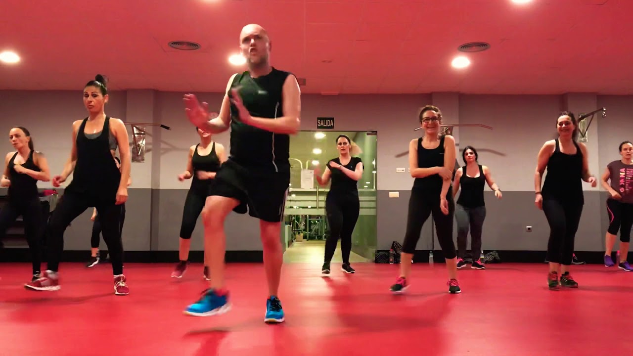 Zumba Animals Martin Garrix Uspa Barceló - YouTube